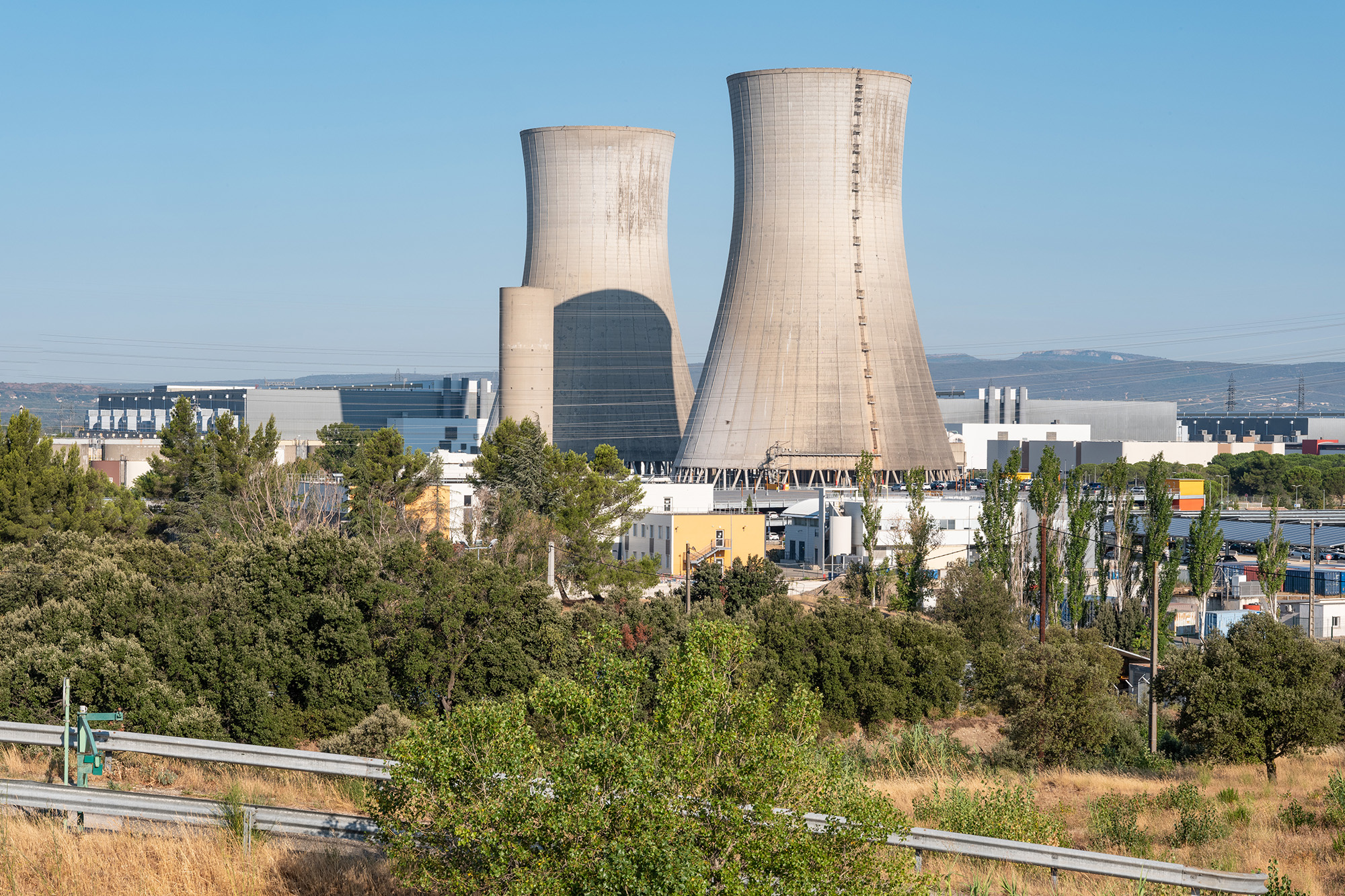 LA CENTRALE DU TRICASTIN Sidonie Van Den Dries